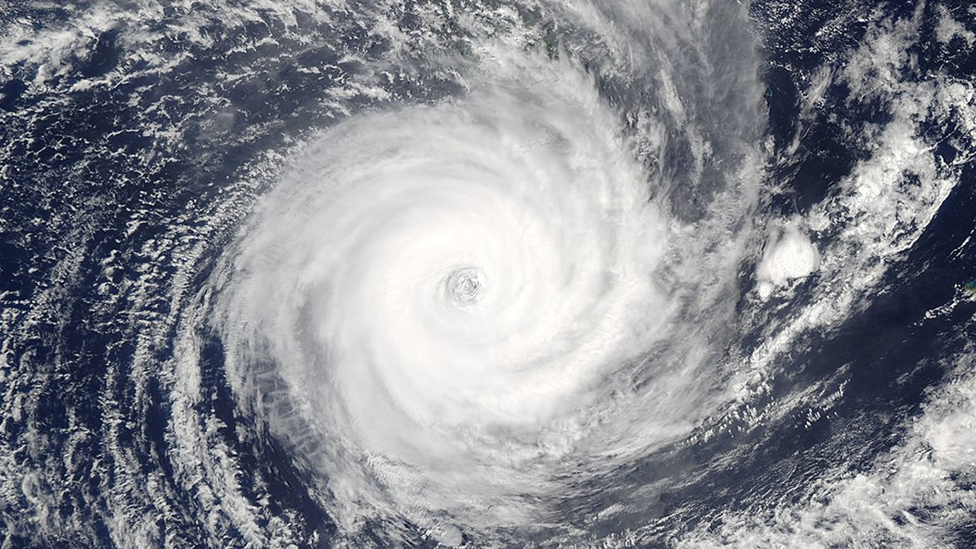 Chasing Cyclone Gita - Extreme Pursuit