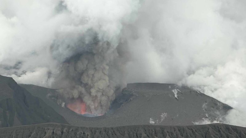 New Eruption Footage, Manaro Voui Volcano, Ambae - Extreme Pursuit